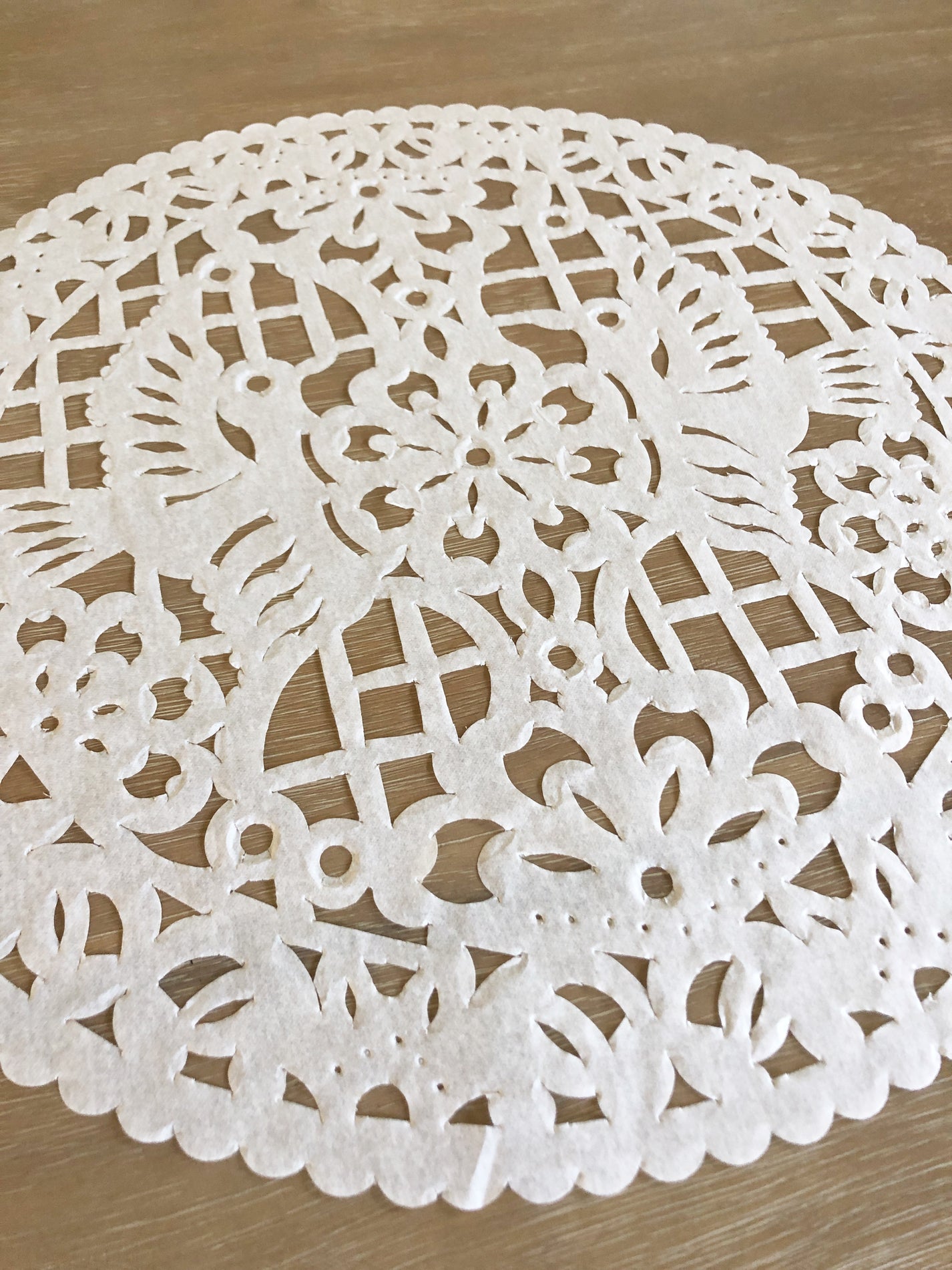 Tissue doilies- set of 4 placemats – MesaChic